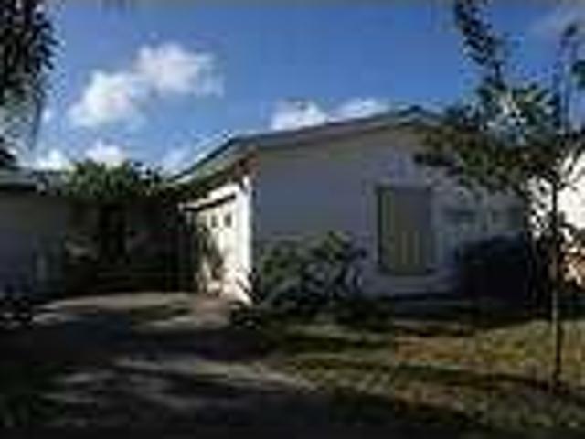 $2800 / 2br 1548ftÂ² Canal Front Home