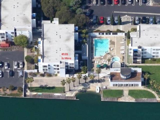 $2800 / 2br Beach Park Shown Thurs 3/28Corner condo tp flr 2.5 Bths, Overlooks Wtr