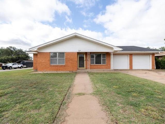 2800 32nd St, Snyder, TX 79549