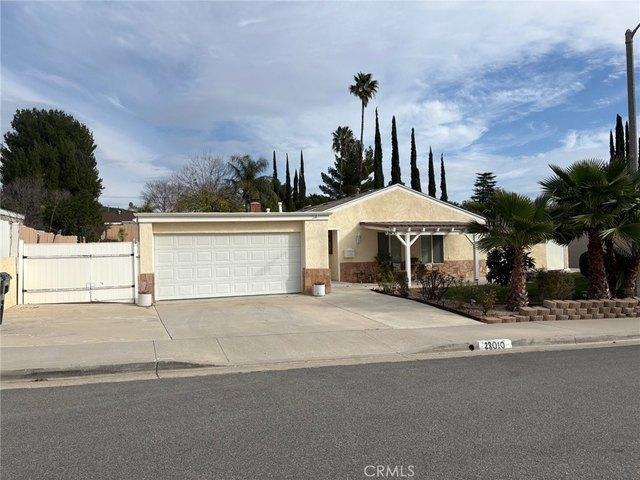 28010 Lakehurst Ave, Canyon Country, CA 91351