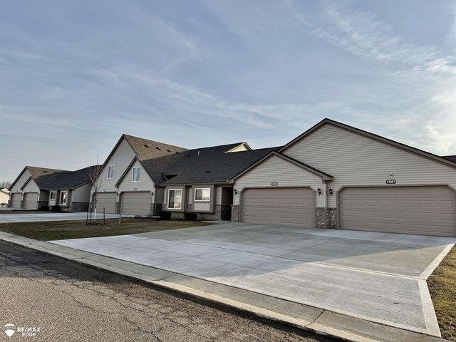 28011 Gregory St, Grand Blanc, MI 48439