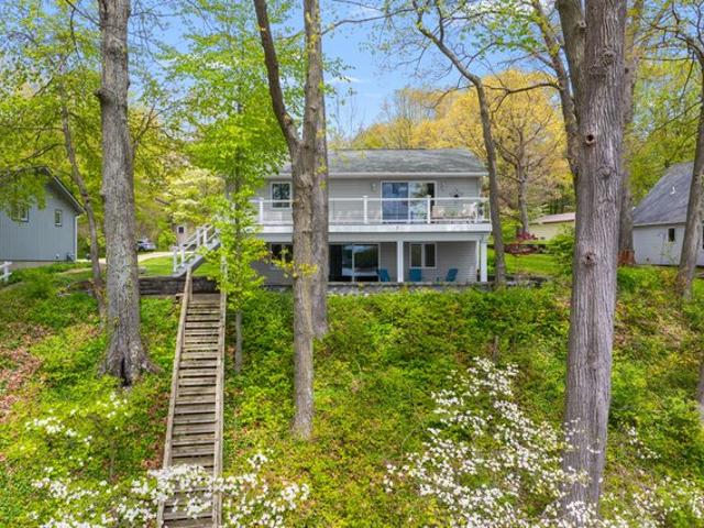28015 North St, Gobles, MI 49055