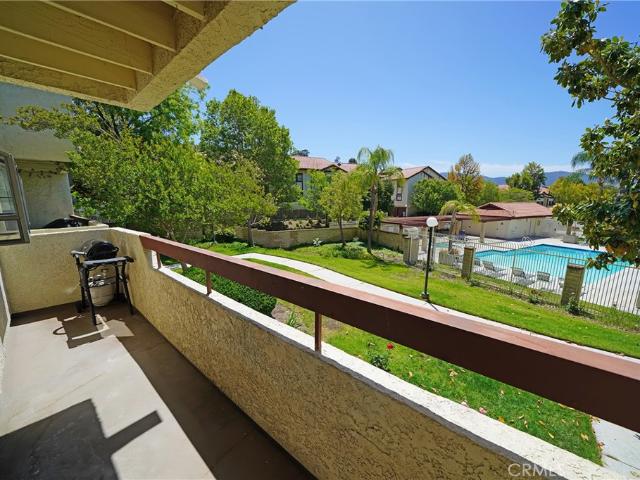 28015 Sarabande Ln, Unit 1305, Canyon Country, CA 91387 | MLS #SR26091 | Compass