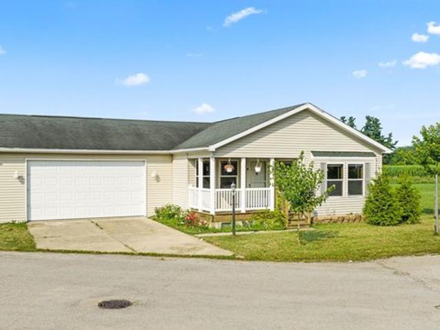 2801 Maplewood Ave, Plymouth, IN 46563