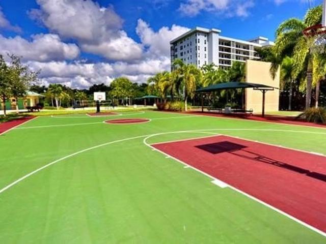 2801 N Palm Aire Dr Apt 405, Pompano Beach, FL 33069