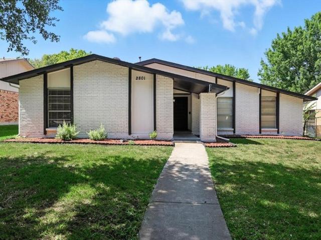 2801 Ashglen Dr, Garland, TX 75043