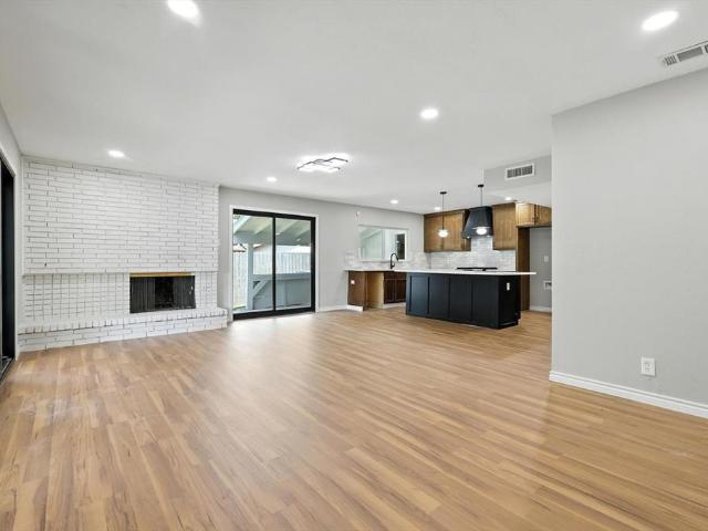 2801 Ashglen Drive