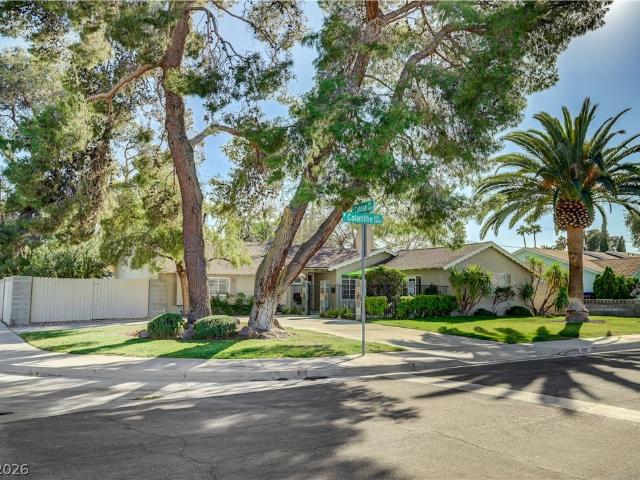 2801 Colanthe Avenue