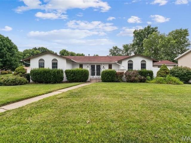 2801 Droste Rd, Saint Charles, MO 63301