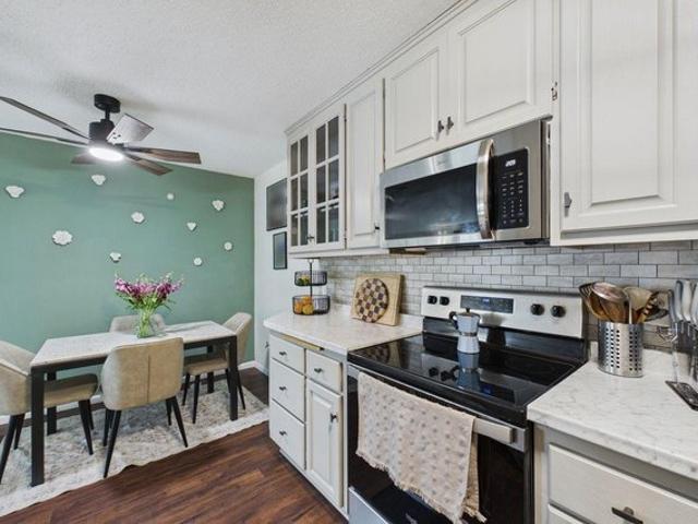 2801 Flag Ave N Apt 222, New Hope, MN 55427
