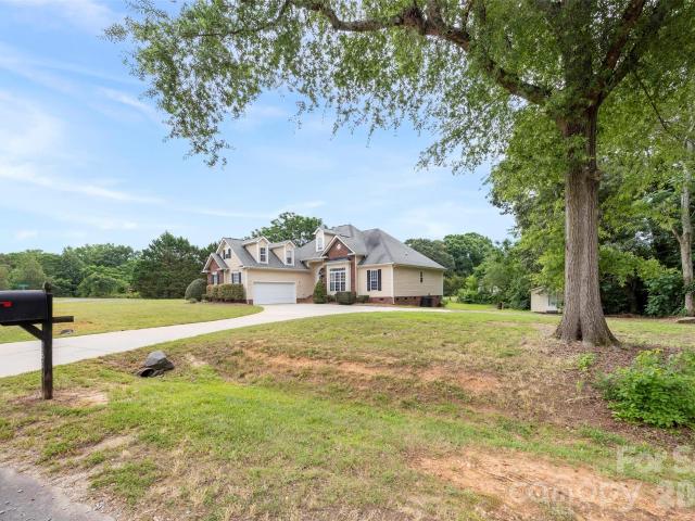 2801 Sweetgrass Lane