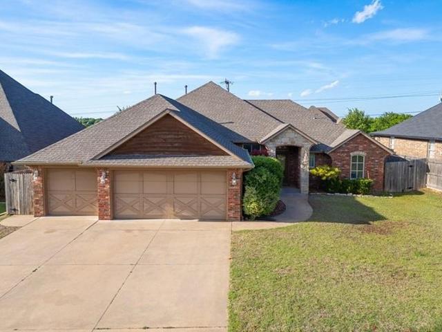 2801 SE 5th St, Moore, OK 73160