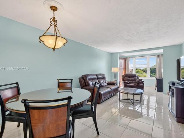 2801 Somerset Dr Apt 408, Lauderdale Lakes, FL 33311