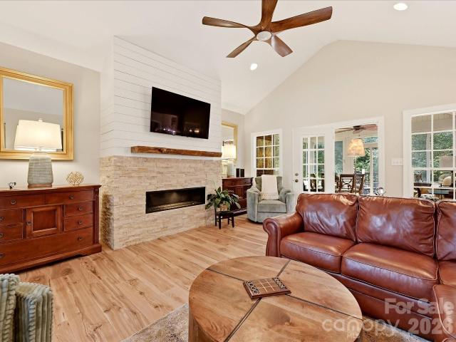 2801 Telefair Lane