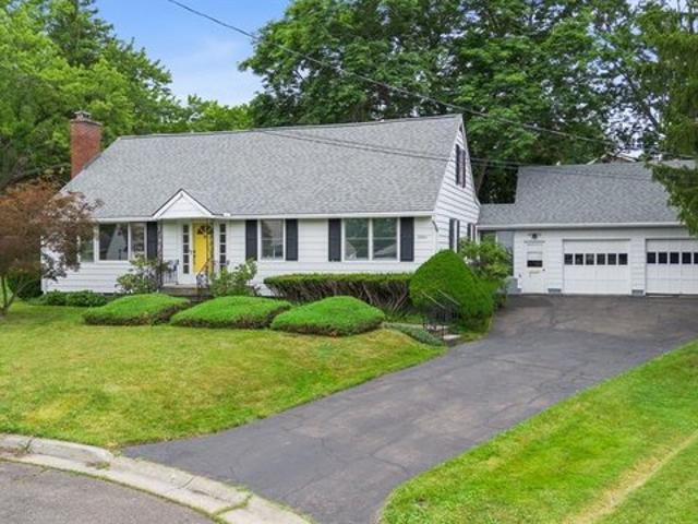 2801 University Cir, Endicott, NY 13760