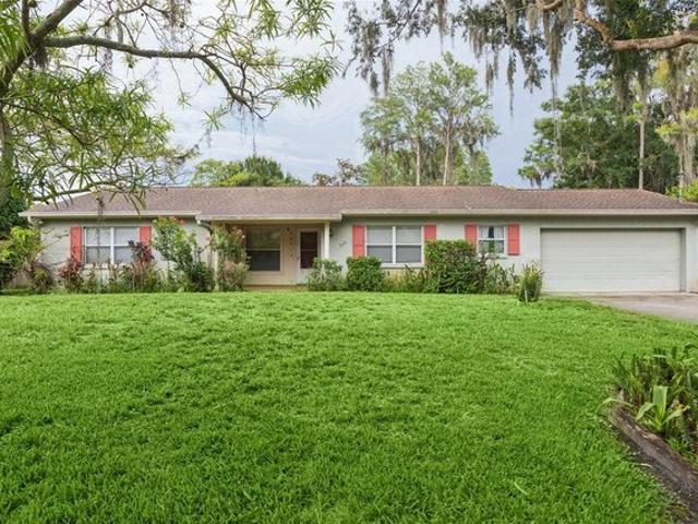 2801 Wilson Cir, Lutz, FL 33548