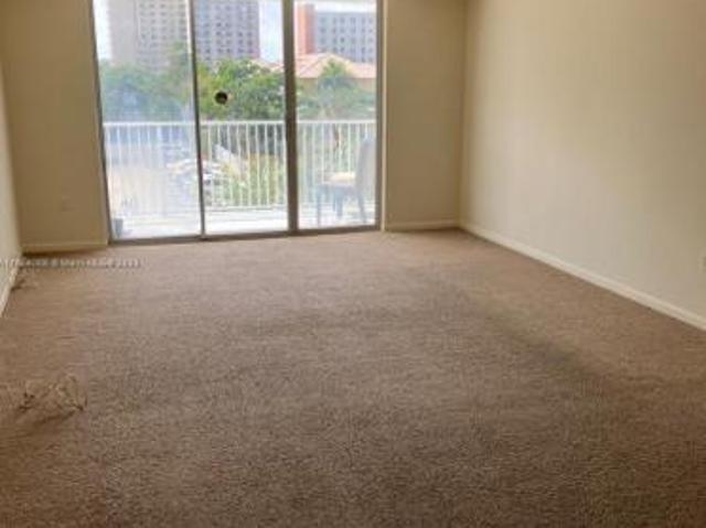 2801 183rd St NE #305W, Aventura, FL 33160