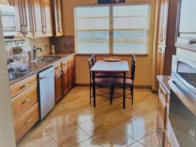 2801 183rd St NE #916W, Aventura, FL 33160