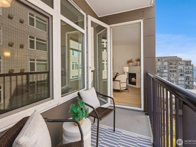 2801 1st Ave Apt 703, Seattle, WA 98121