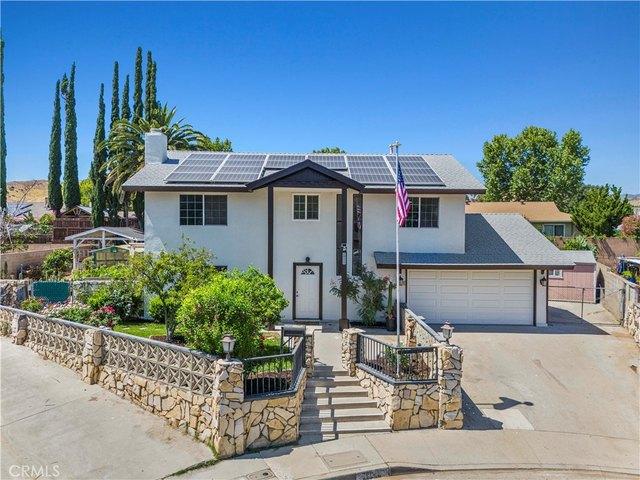 28020 Newbird Dr, Saugus, CA 91350