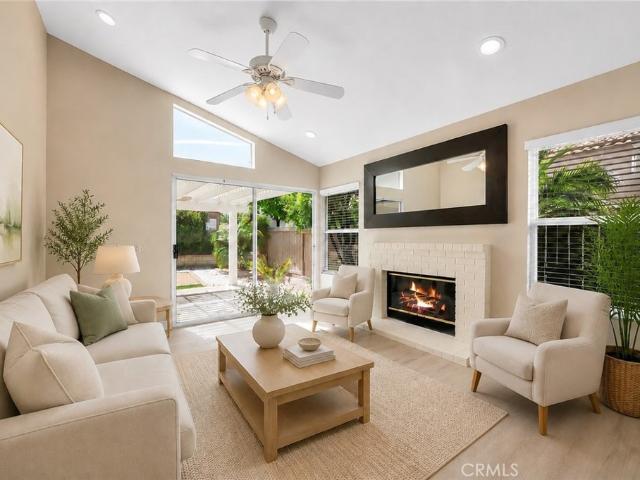 28021 Palm Villa