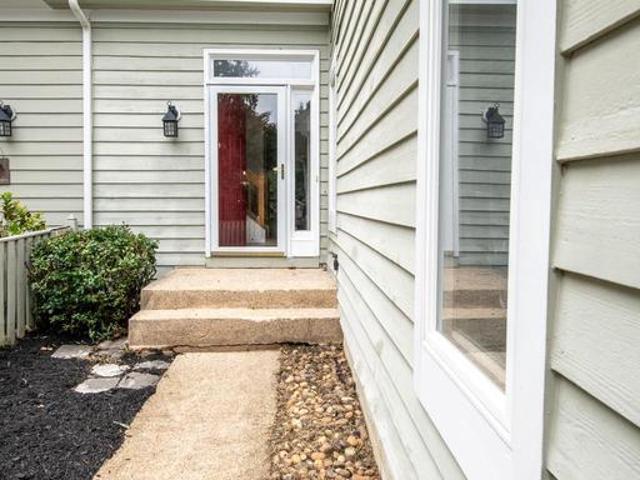 2802 Mockingbird Court