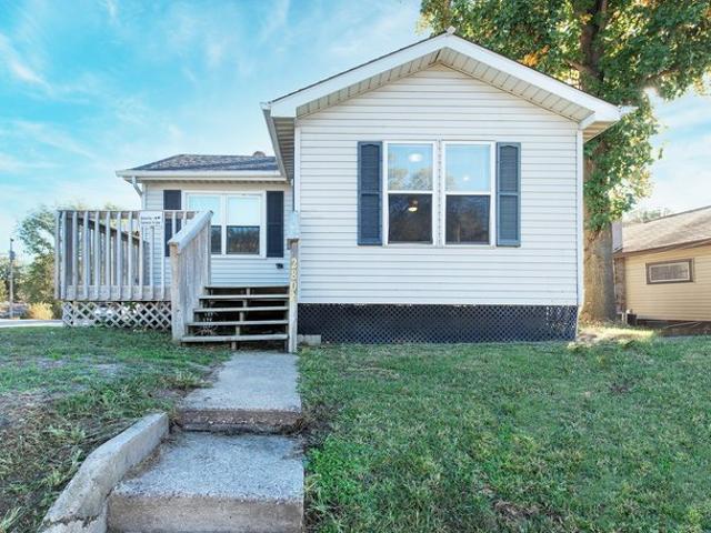 2802 Archer Dr, East Moline, IL 61244