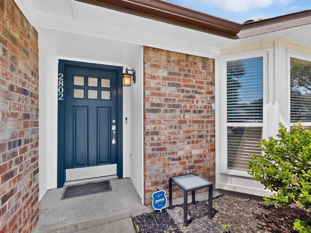 2802 Green Oaks Drive