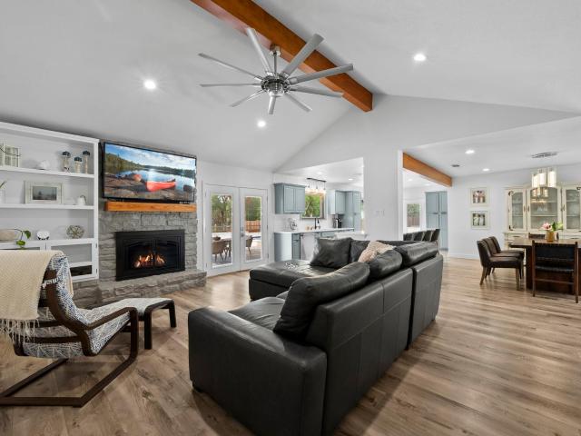 2802 Robin Rd