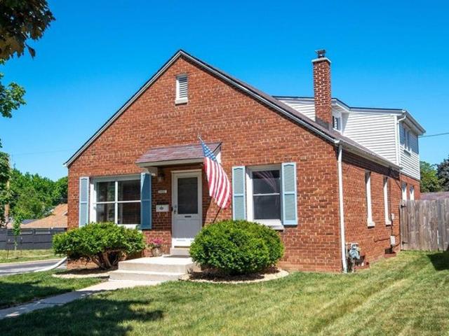 2802 S 47th St, Milwaukee, WI 53219
