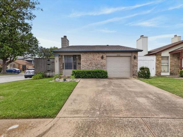 2802 Southern Cross Dr, Garland, TX 75044