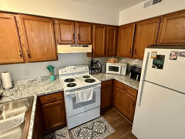 2802 Woodwinds Court