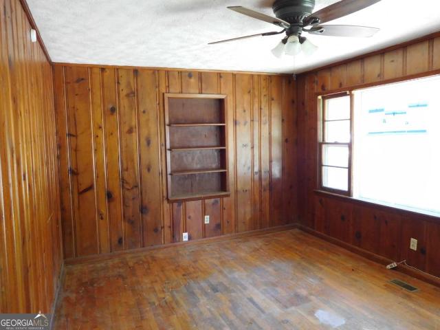 2803 Maple Road SE