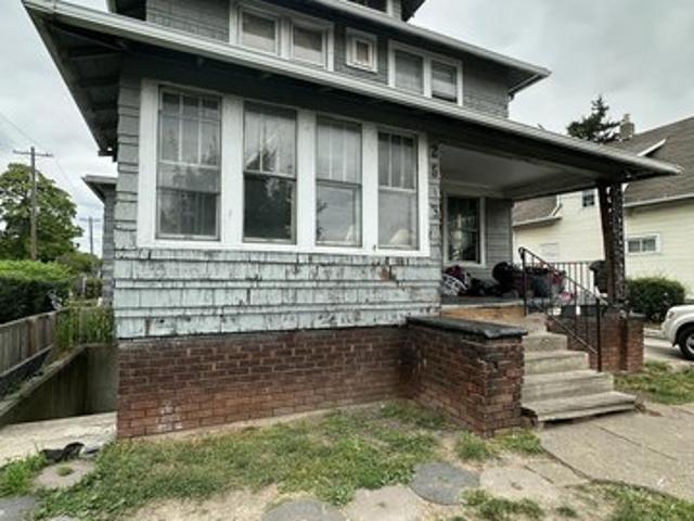 2803 N Summit St, Toledo, OH 43611
