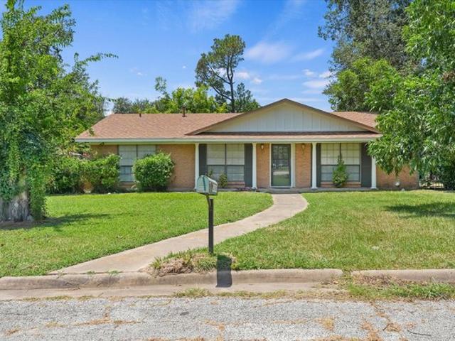 2803 Bois D Arc St, Commerce, TX 75428