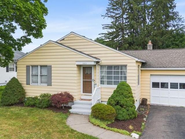 2803 Country Club Rd, Endicott, NY 13760