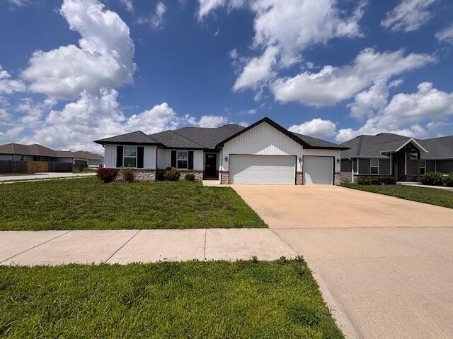 2803 E Auburn Hills St, Republic, MO 65738