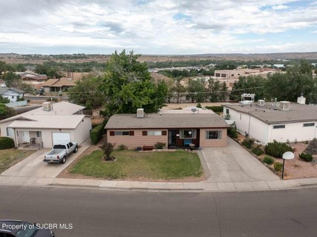 2803 E Edgecliff Dr, Farmington, NM 87402