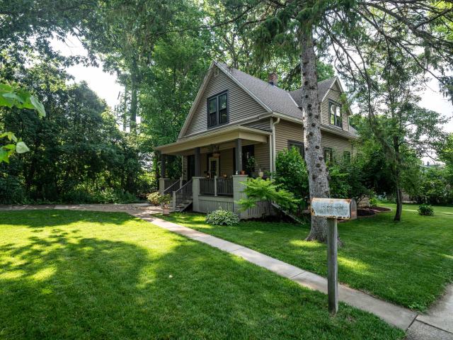 2803 E Holt Ave