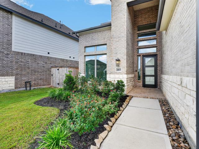 2803 Sweet Honey Lane