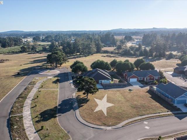 2803 Salty Dog Dr Unit 7000, Bandon, OR 97411