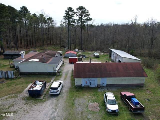 2803 Travis Rd, Columbia, NC 27925