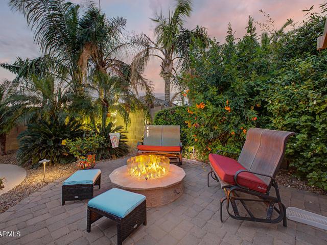 2803 w angel way