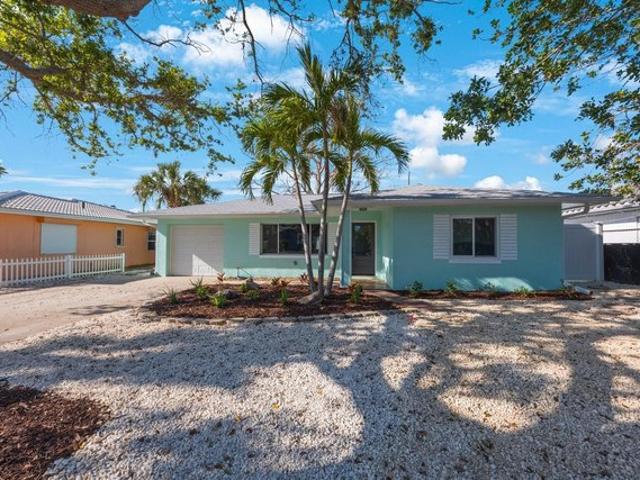280 41st Ave, Saint Pete Beach, FL 33706