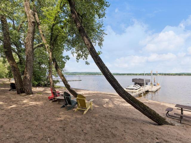 280 Cove Road