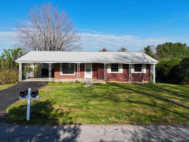 280 Cheverly Dr, Christiansburg, VA 24073