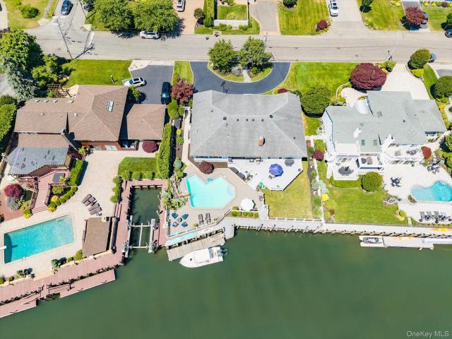 280 Bay Drive