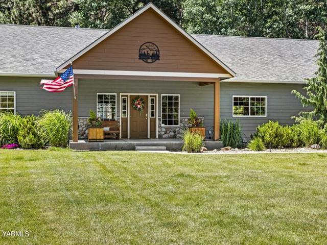 280 Bedrock Ln, Naches, WA 98937