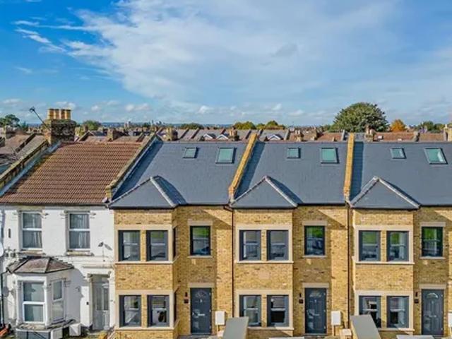 280 Grove Green Road, London, E11 4EN, United Kingdom | 3 bed townhouse for rent #167483558 | Rentberry