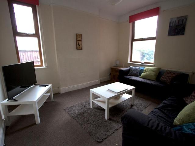280 Derby Road, Lenton, Nottingham. 5 bed house to rent £2,925 pcm £675 pw